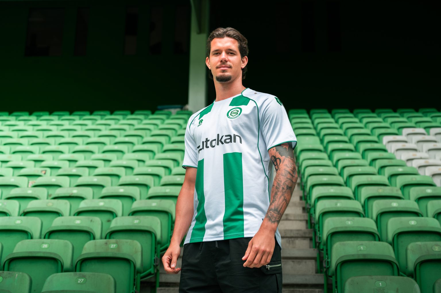 Oskar Zawada – od gwiazdy Waalwijk do nowej roli w Groningen